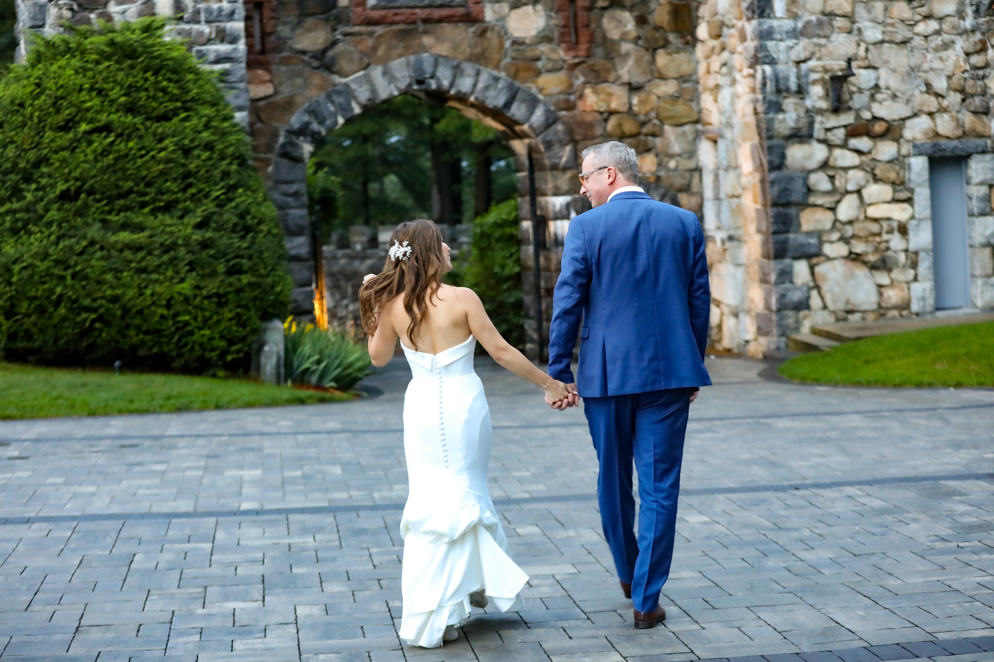Wedding in the Rain Didn't Stop This Couple From Smiling - Searles ...
